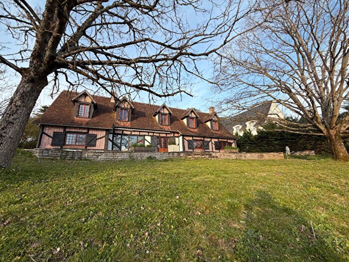 Maison à vendre - Gien, Centre-ville - 9 pièces - 8 chambres