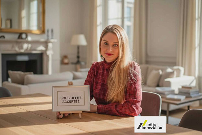 Maison à vendre - Beaumont-la-Ronce - 5 pièces - 4 chambres