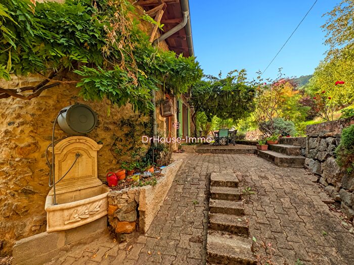 Maison à vendre - Vaux-en-Beaujolais - 17 pièces - 6 chambres