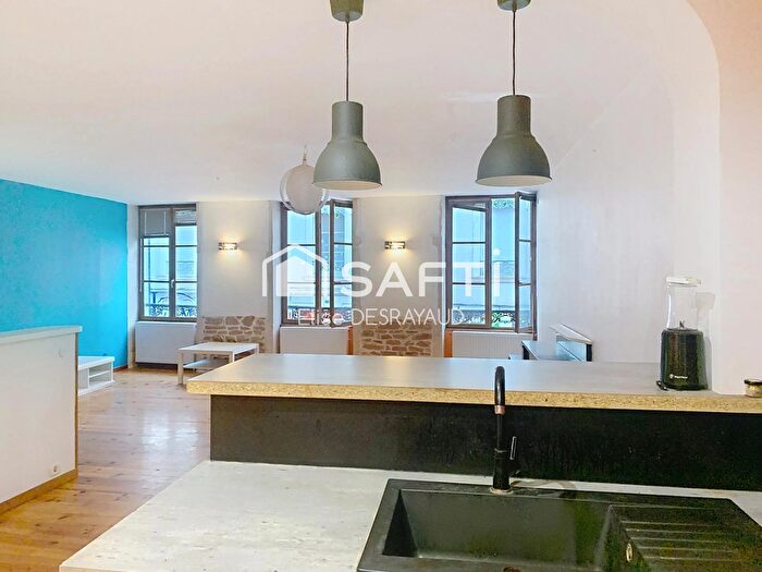 Appartement à vendre - Mâcon, Centre-ville - 2 pièces - 1 chambre