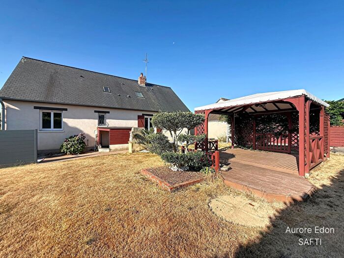 Maison 8 pièces à Château-Gontier, à vendre