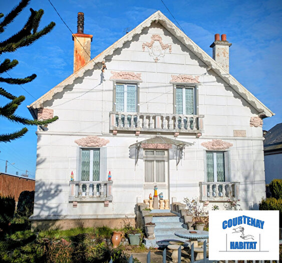 Maison à vendre - Courtenay - 10 pièces - 7 chambres