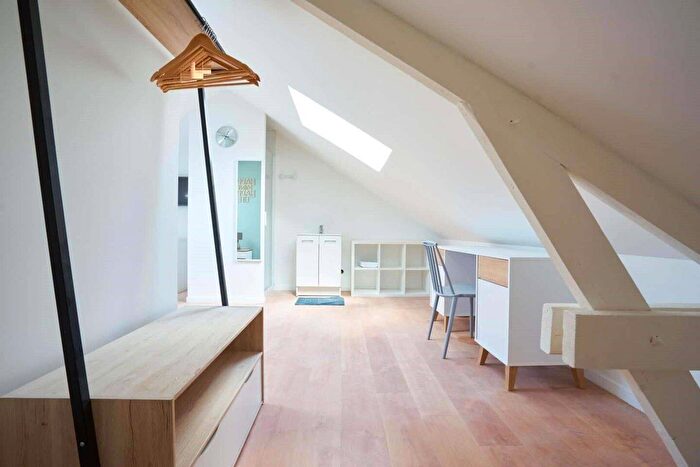 Appartement à louer - Bois dAmour-Porte de Paris-Courlancy, Reims - 1 pièce