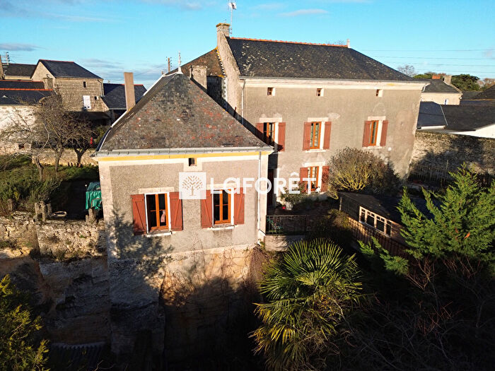 Maison à vendre - Doué-la-Fontaine - 5 pièces - 3 chambres