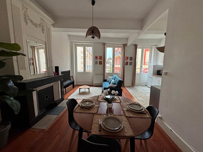 Appartement à louer - Mâcon, Centre-ville - 2 pièces - 1 chambre