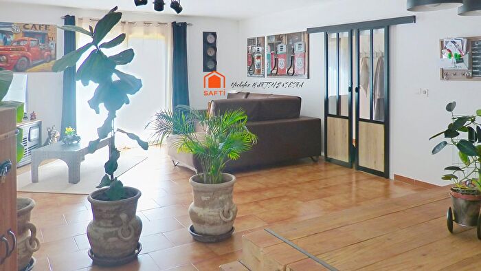 Maison 5 pièces à Saint-Geniès-de-Malgoirès, à vendre