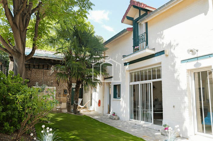 Suresnes, Carnot, Gambetta : Maison 9 pièces à vendre