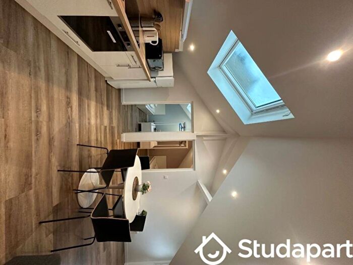 Appartement à louer - Schuman, Nantes - 1 pièce - 4 chambres