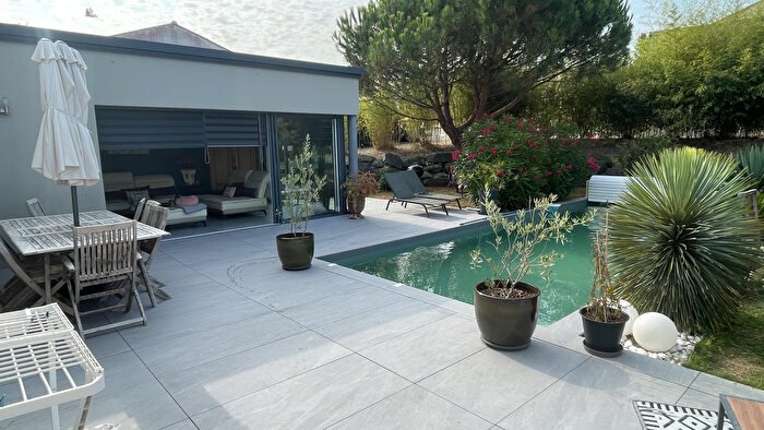 Maison à vendre - Talmont-Saint-Hilaire - 7 pièces - 5 chambres