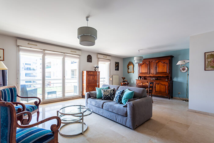 Appartement 4 pièces à vendre à Villeurbanne, République, Tolstoi