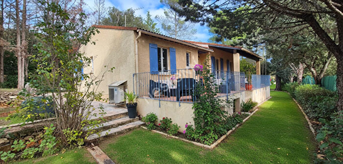 Maison à vendre - Garéoult - 4 pièces - 3 chambres