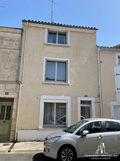 Fontenay-le-Comte, Centre-ville, Les Loges, La Pommeraie, La Sablière : Maison 6 pièces à vendre