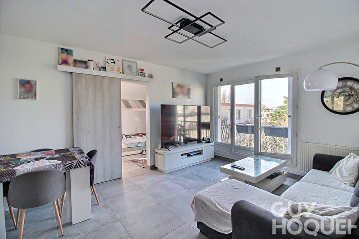 Appartement à vendre - Magny-les-Hameaux - 3 pièces - 2 chambres