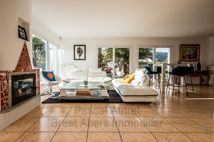 Maison à vendre - Ploudalmézeau - 7 pièces - 4 chambres