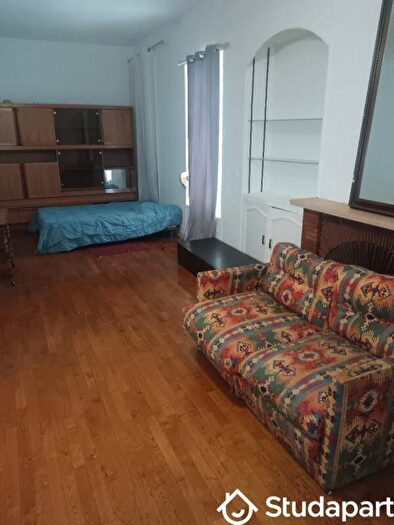 Appartement à louer - Saint Martin, Troyes - 1 pièce - 5 chambres