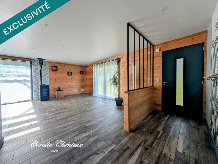 Maison à vendre - Ydes - 4 pièces - 3 chambres