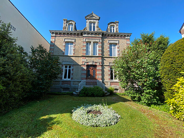 Maison à vendre - Briouze - 9 pièces - 6 chambres