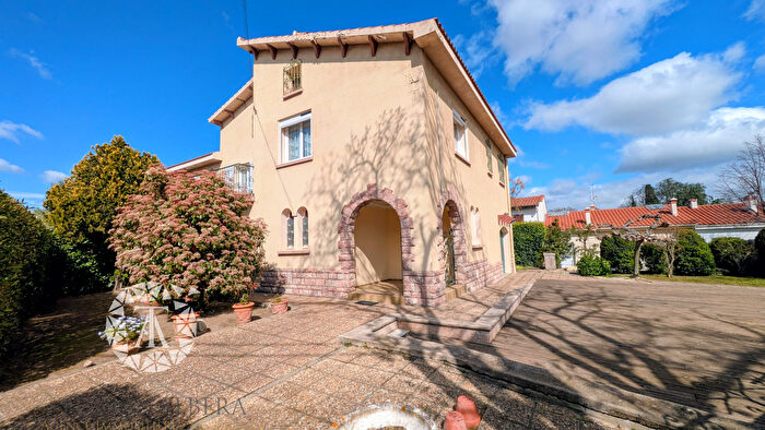 Maison à vendre - Saint-Génis-des-Fontaines - 9 pièces - 7 chambres