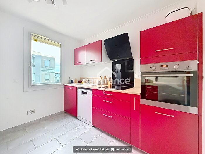Lognes, Mandinet Nord, Tour d'Auvergne : Appartement 4 pièces à vendre