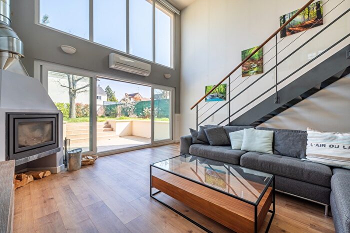 Maison à vendre - Sainte-Geneviève-des-Bois, Hôtel de Ville - 9 pièces - 5 chambres