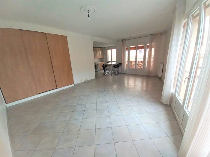 Appartement à louer - Aix-en-Provence, Val Saint-André - 2 pièces - 1 chambre