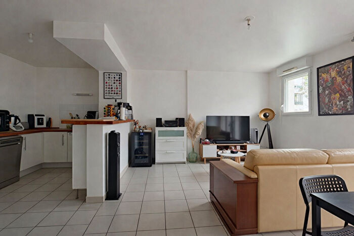 Appartement à vendre - Saint-Cyr-sur-Loire, Chanterie - 3 pièces - 2 chambres