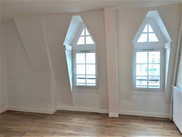 Appartement à louer - Val de Grace, Paris ème arrondissement - 3 pièces - 2 chambres