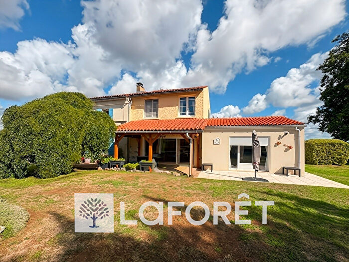 Maison à vendre - Mazerolles - 7 pièces - 5 chambres