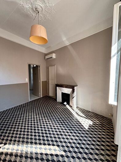 Maison à vendre - Châteaurenard, Centre-ville - 5 pièces - 3 chambres