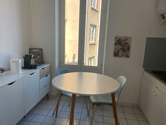 Appartement à louer - Villeurbanne, Doua - 2 pièces - 1 chambre