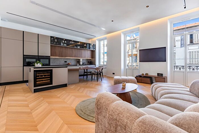 Appartement 5 pièces à vendre à Nice, Le Port