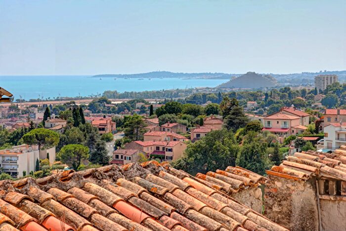 Appartement 3 pièces à vendre - Cagnes-sur-Mer, Haut de Cagnes