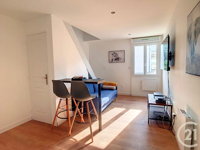 Appartement à louer - Compiègne - 2 pièces - 1 chambre