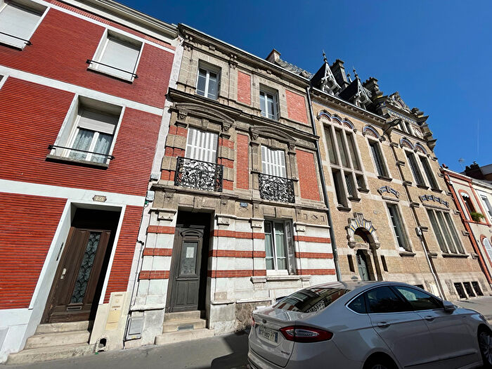 Appartement à louer - Reims, Centre-ville - 3 pièces - 2 chambres