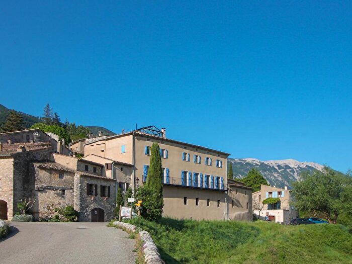 Maison 14 pièces à Savoillan, à vendre