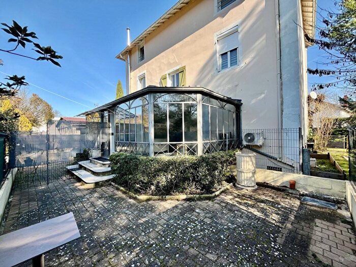 Appartement à louer - Pont-de-Chéruy - 2 pièces - 1 chambre