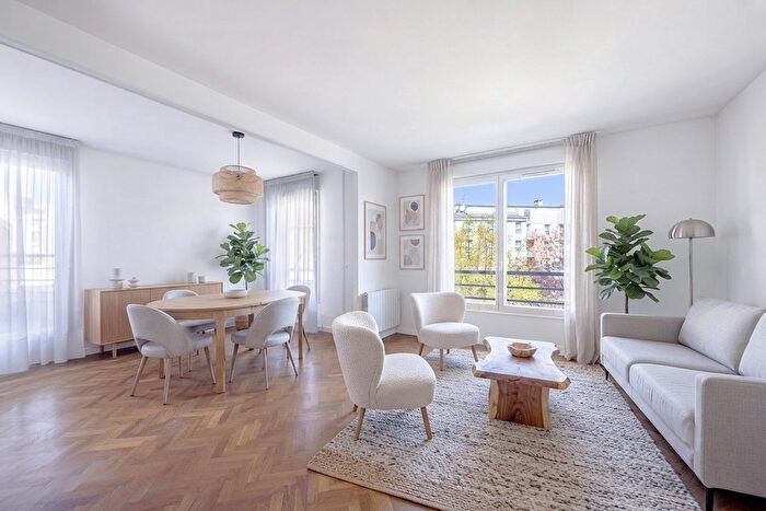 Appartement 4 pièces à vendre - Suresnes, Centre-ville