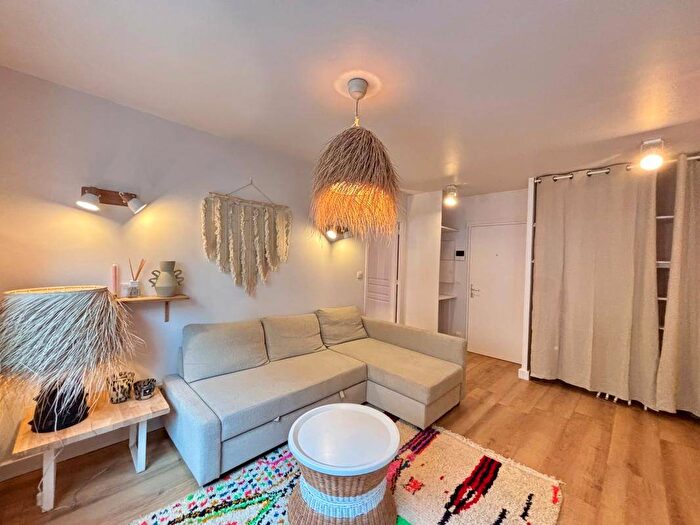 Appartement à louer - Saint Louis, Lyon ème - 2 pièces - 1 chambre