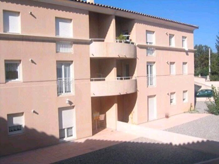 Appartement à louer - Centre Ancien, Pertuis - 2 pièces - 1 chambre