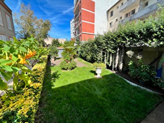 Maisons à vendre et appartements à louer - 1