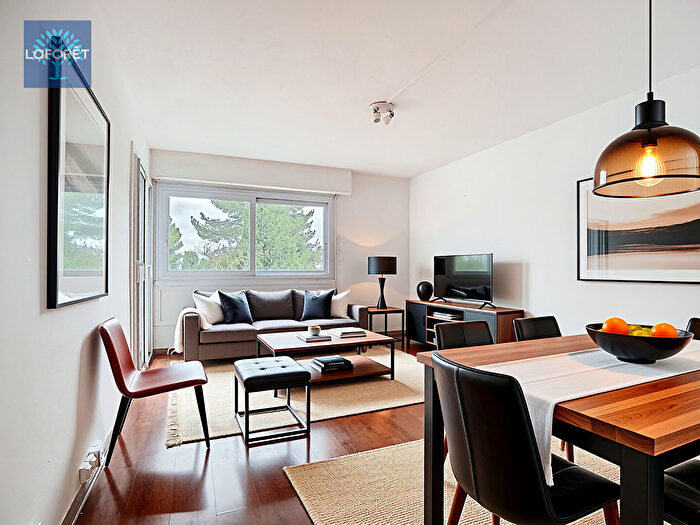 Appartement à louer - Aix-en-Provence, Saint-Donat, Les Platanes - 4 pièces - 3 chambres