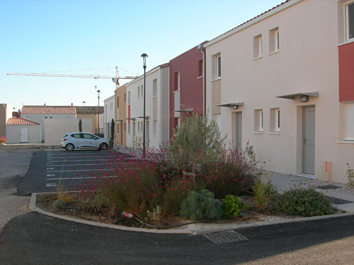 Carpentras, Ouest : Maison 4 pièces à louer