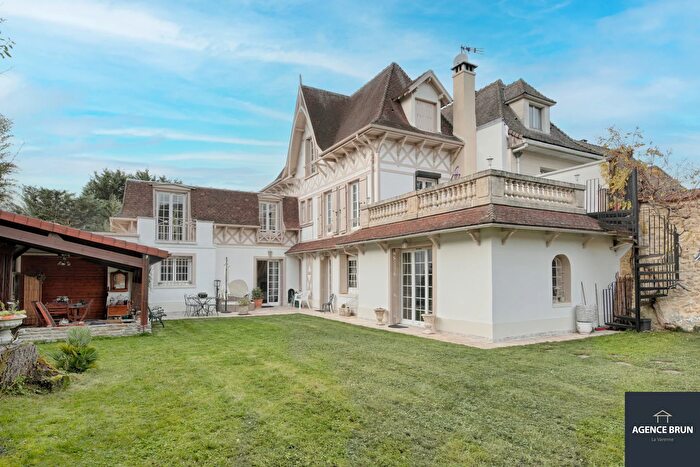 Maison à vendre - Saint-Maur-des-Fossés, La Varenne - 7 pièces - 3 chambres