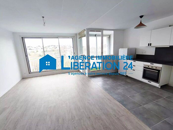 Bellevue-Solaure, Saint-Étienne : Appartement 3 pièces à louer