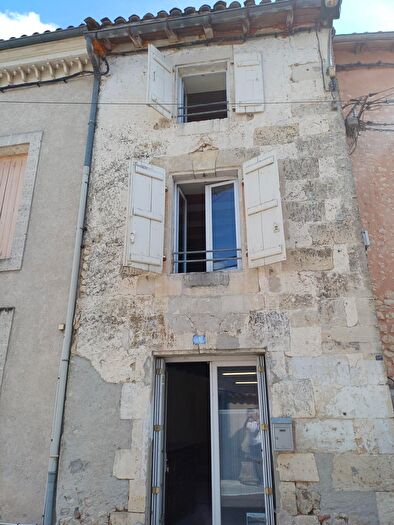 Maison à vendre - Montboyer - 4 pièces - 3 chambres