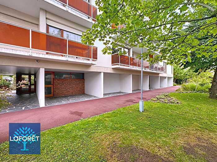 Appartement à louer - Melun, Rive de Seine, Sud - 2 pièces - 1 chambre