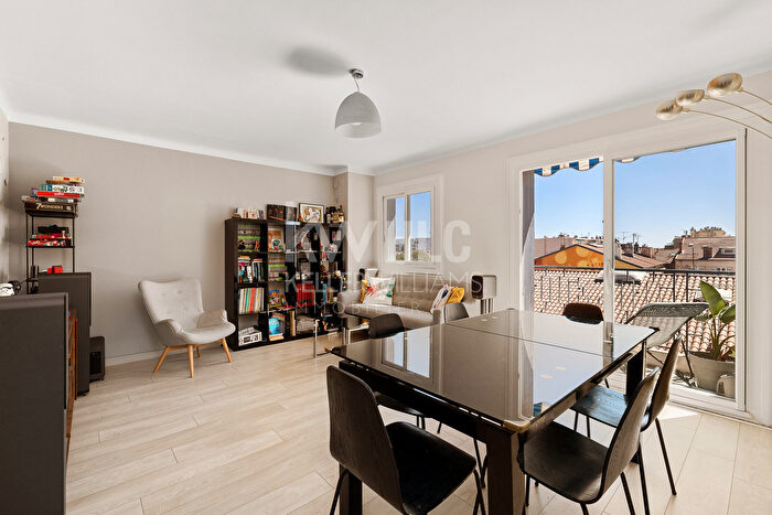 Cannes, Prado, République : Appartement 4 pièces à vendre