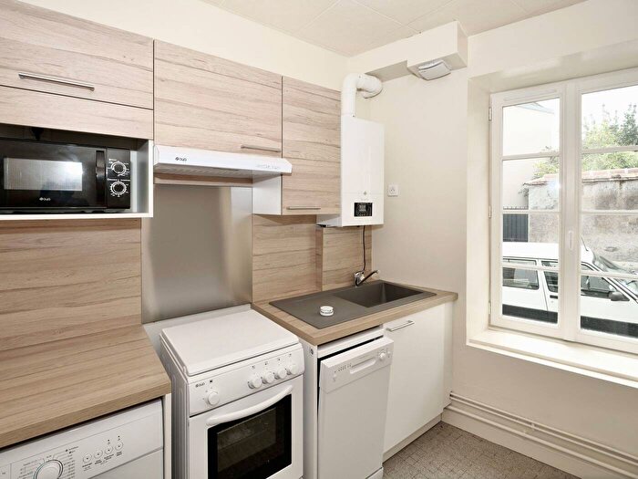 Appartement à louer - Ville Nord, Fontainebleau - 3 pièces - 2 chambres