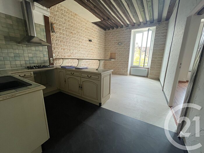 Nemours, Centre-ville : Appartement 3 pièces à louer
