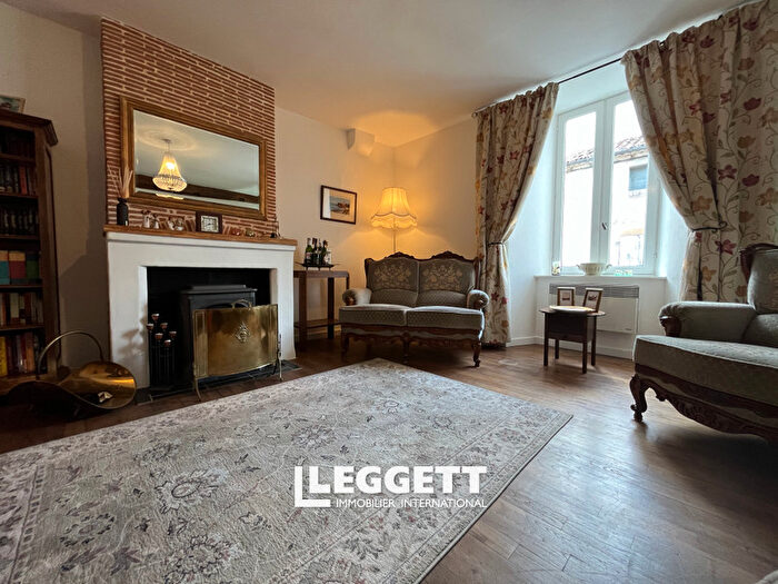 Maison à vendre - Confolens - 7 pièces - 4 chambres